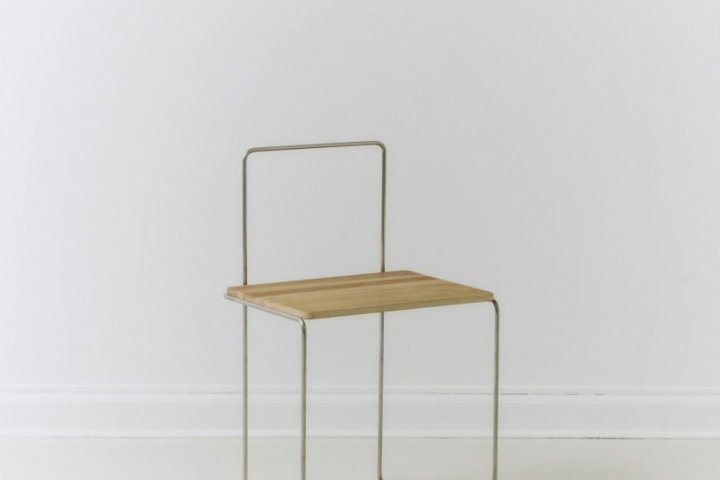 Kasper Salto设计的简约椅子Stool With A Handle – 设计频道